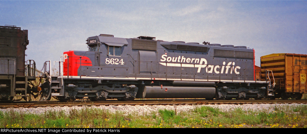 SP 8624 SD40M-2 rebuilt from UP 3057 SD40 and later renumbered UP 2700 trails SP 8296 SD40T-2 ...